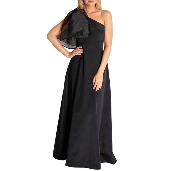 Camilyn Beth | Dresses | New Camilyn Beth Vivienne Gown In Black ...